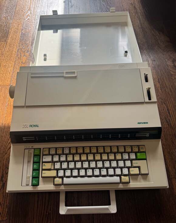 Royal | Office | Vtg Ta Royal Alpha 60 Portable Electronic Typewriter ...